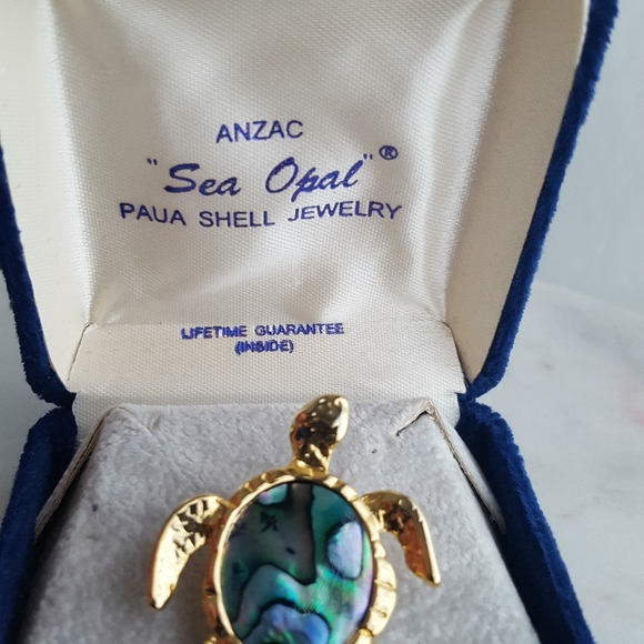Anzac | Jewelry | Nib Vintage Sea Opal Paua Shell Brooch W Box | Poshmark